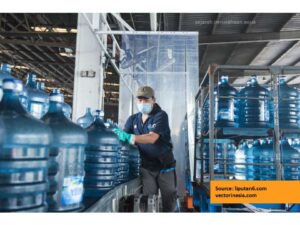Sejarah Perusahaan AQUA, Perusahaan Air Mineral Pertama
